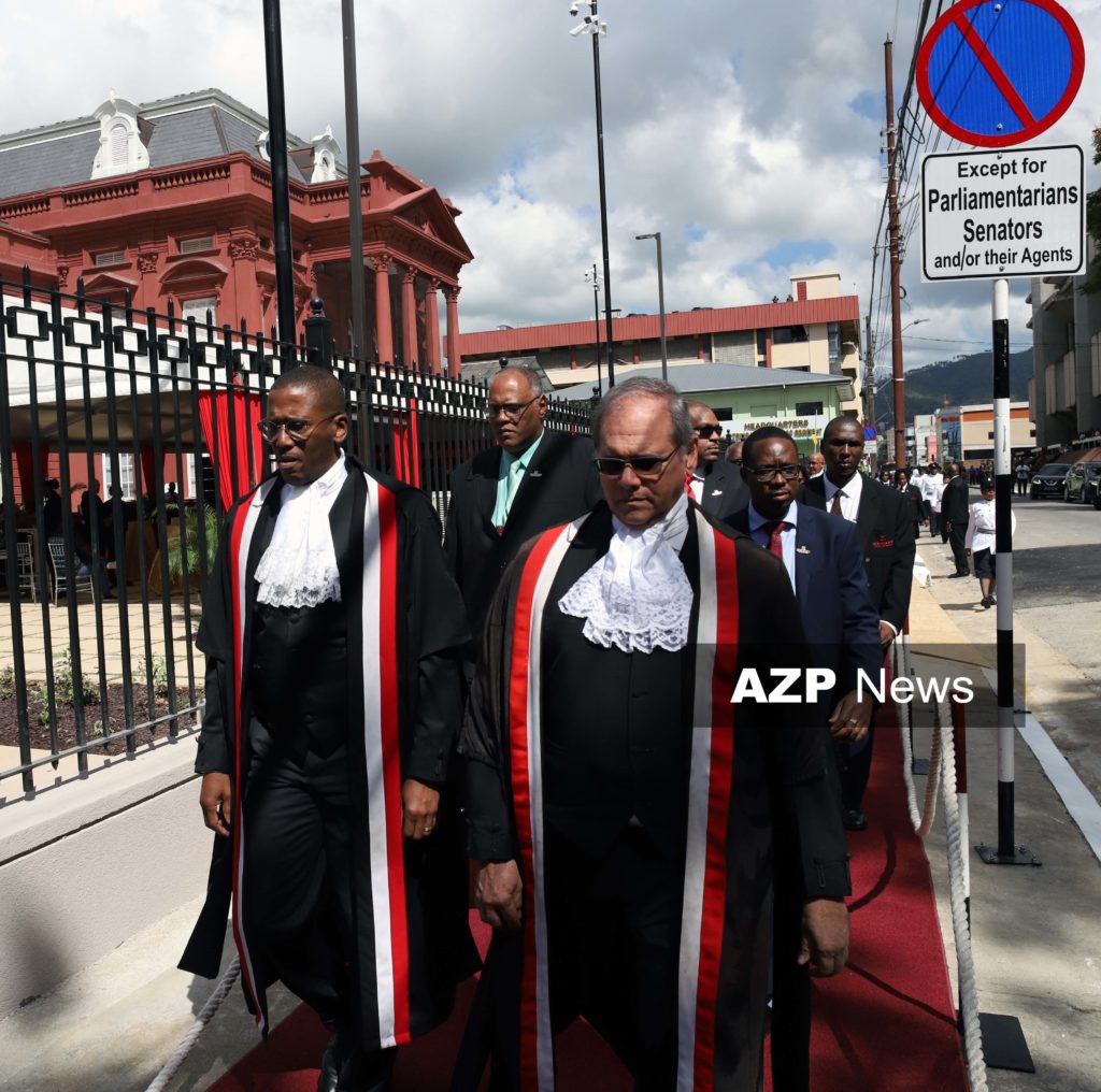 19 Photos of the Red House Reopening - AZP News