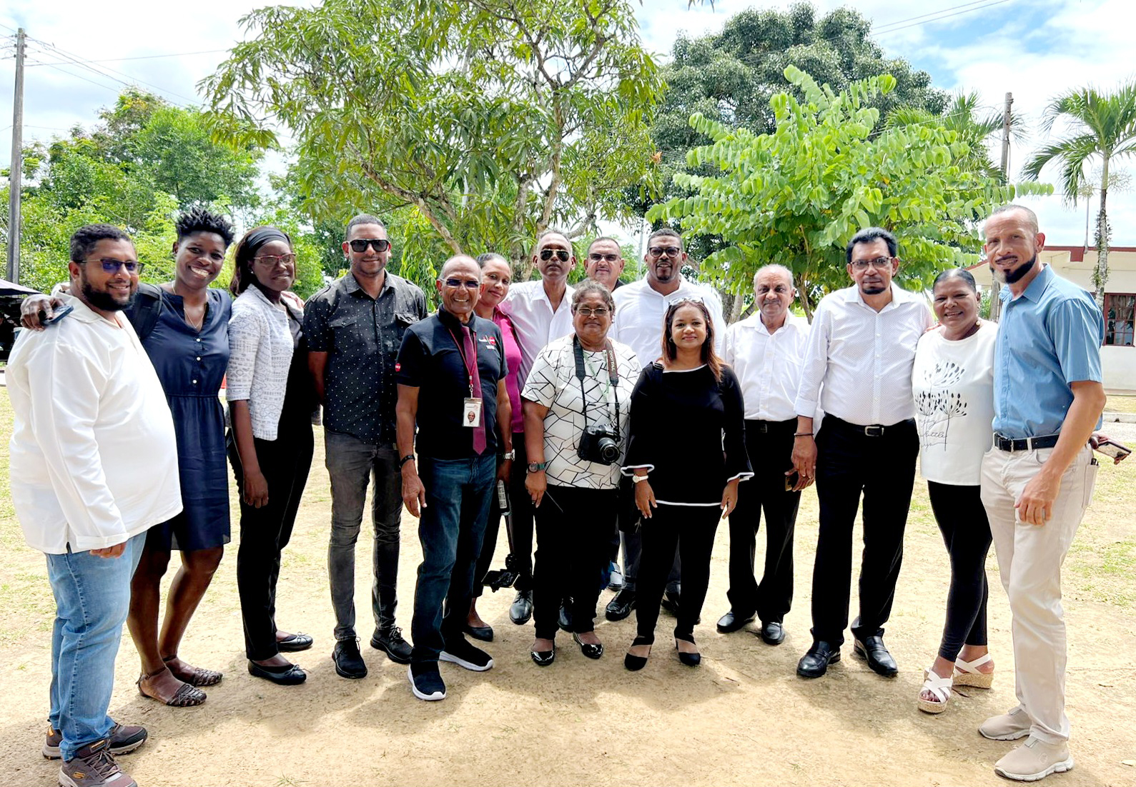 Veteran Photographer Maharaj Cremated - AZP News